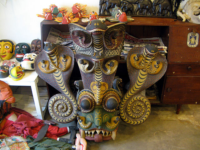 Srilanka Spirit: Traditional Sri Lankan Wooden Masks "Vesmuhunu"