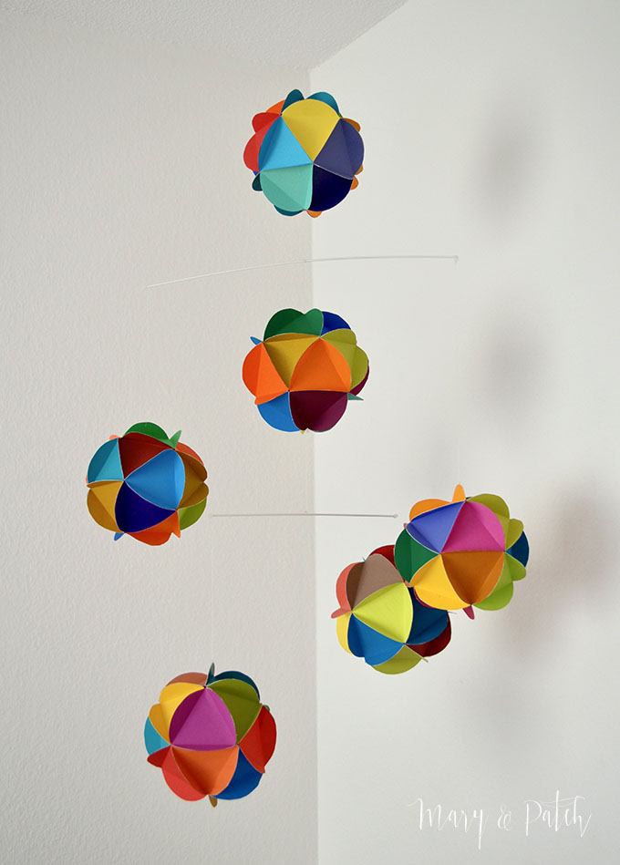 Hanging mobile for baby's room DIY | Mary & Patch