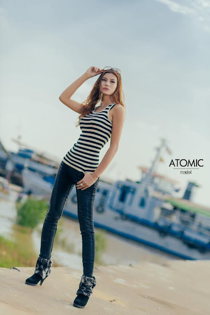 Myanmar Famous Singer & Photo Model- Chan Chan - သစၥာလမ္း