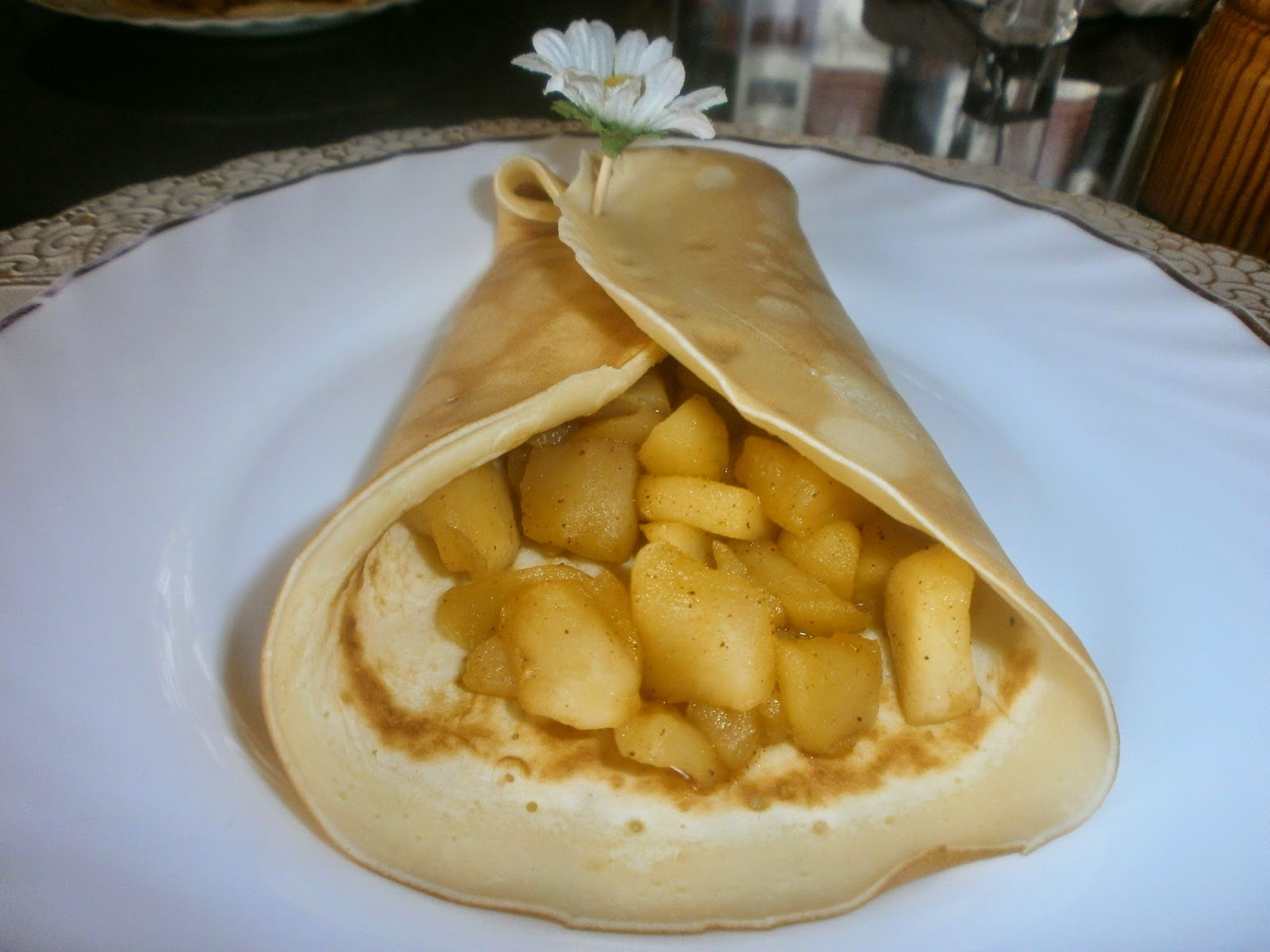 Luzmary y sus recetas caseras: CREPES RELLENOS DE MANZANA.
