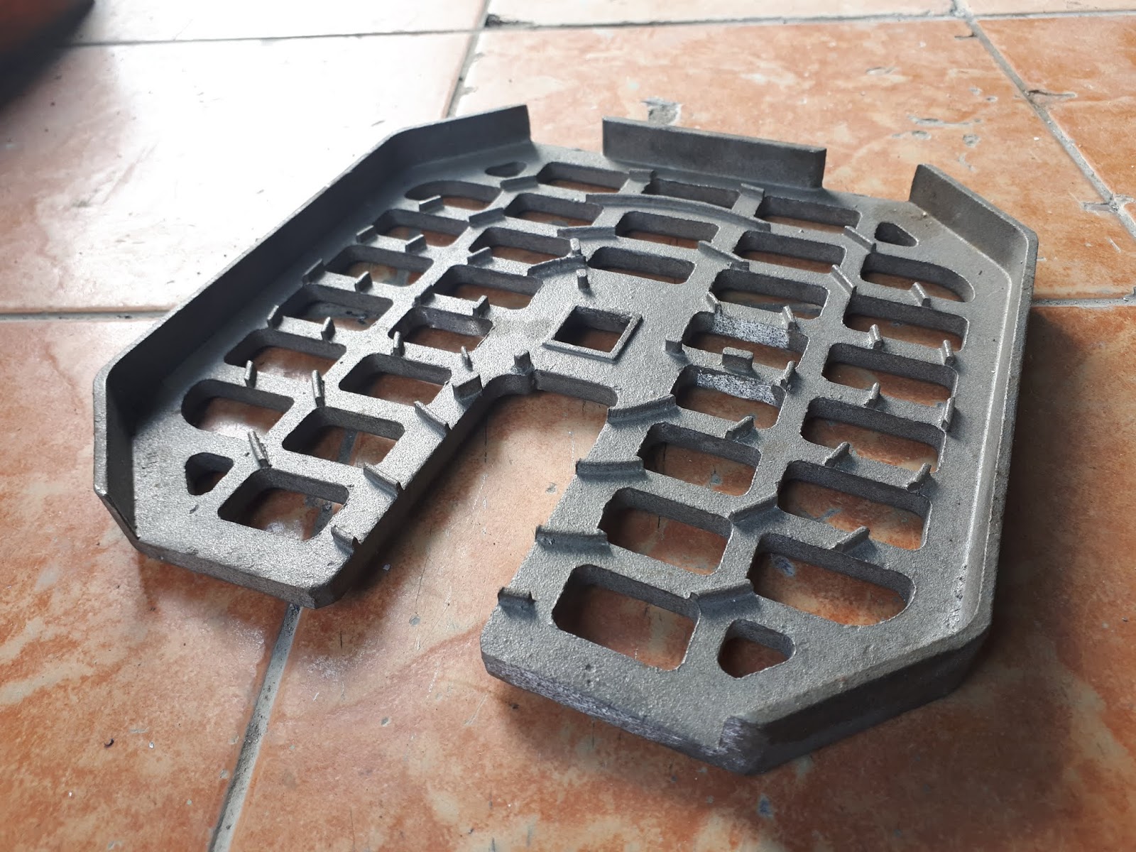 Pengecoran Logam, Investment Casting & Sand Casting - PT RADIUS TEKNIK ...