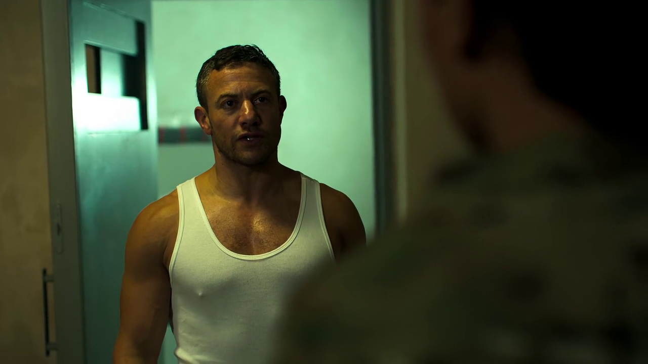 ausCAPS: Warren Brown shirtless in Strike Back 6-01 "Retribution: Part 1"