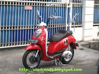 Dua Modifikasi Scoopy Harley Davidson Modif Racing Look - Oto Trendz