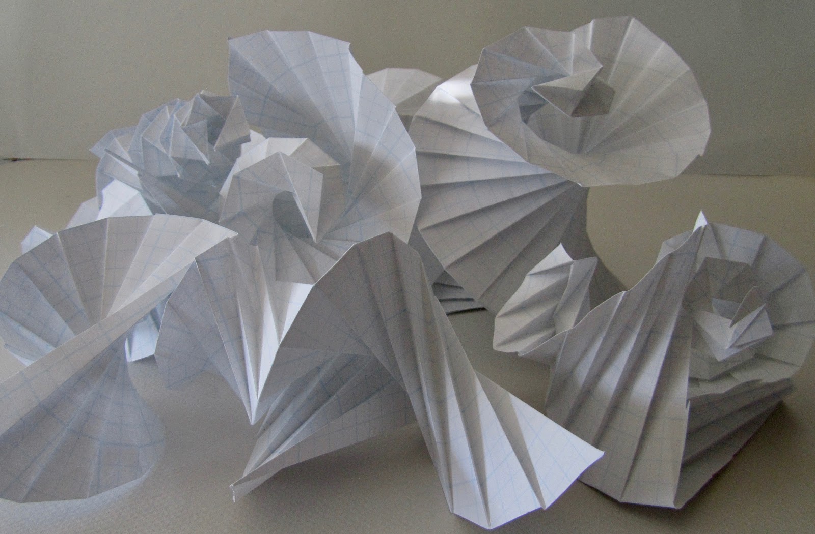 UnBound: A Paper Art Blog: Playing with Spirals
