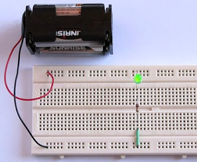 Easy Build a Circuit on Breadboard Use LED - Schematic Board
