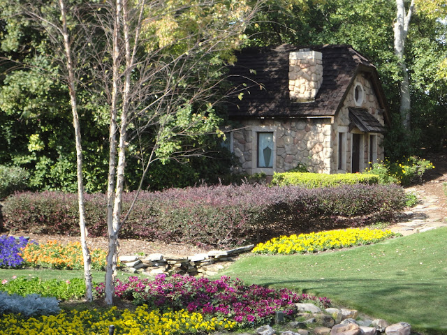 General Splendour : Design inspiration from Walt Disney World decor....