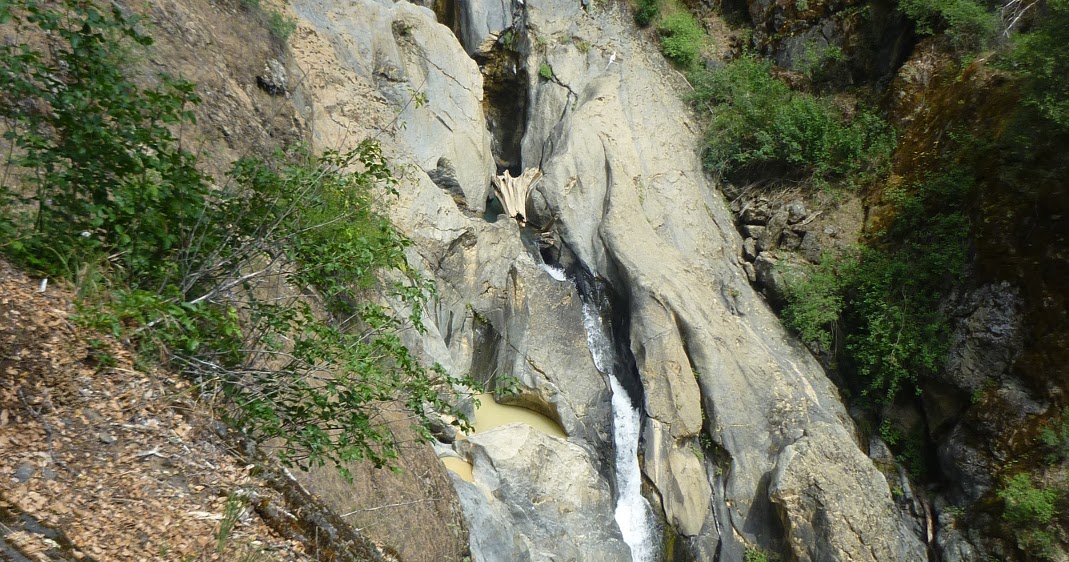 Trailing Ahead: Humbug Trail: hiking to a granite-slot waterfall