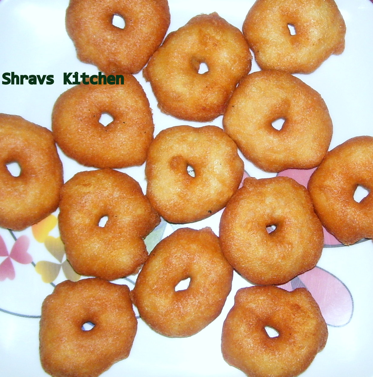 Shravs Kitchen: VADA/GARELU