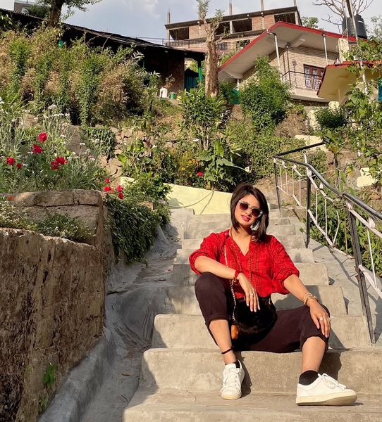 Fabulous indian DJ Gouri Sharma latest hair cut - Village Barber Stories