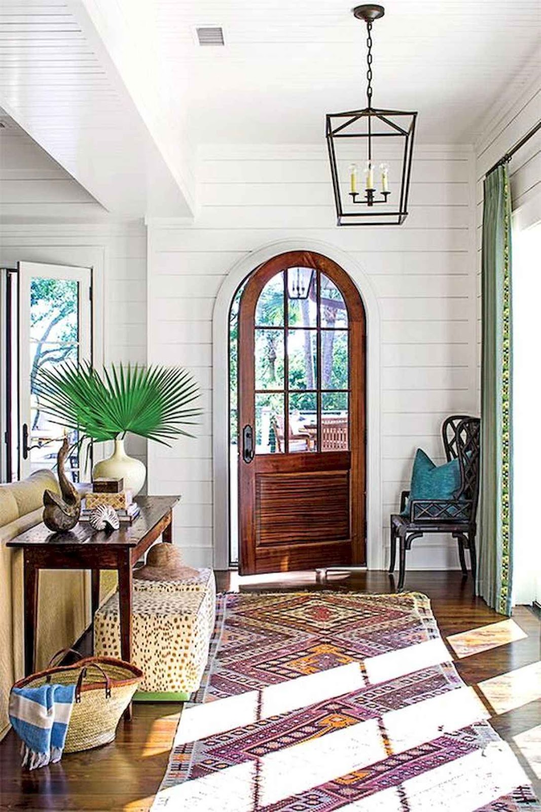 65+ Farmhouse Wall Paneling Design Ideas For Living Room Bathroom ...