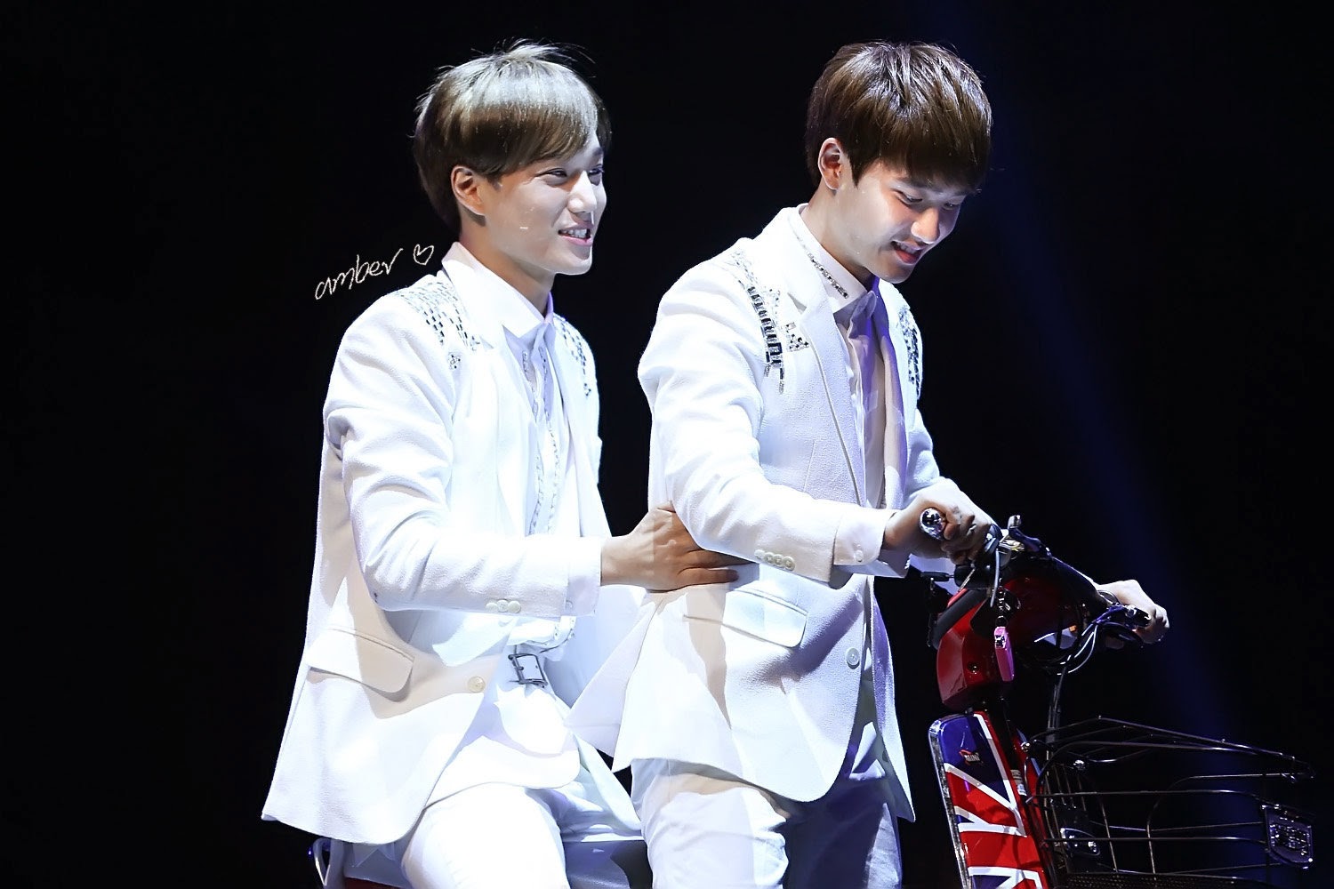 Xiuming-ming: [디오&카이] 140808 아이마 팬미팅 고화질