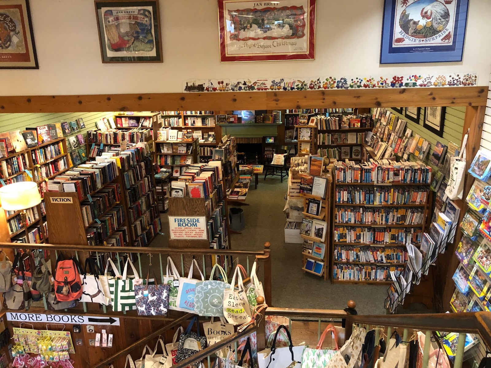 The Indie Bob Spot: Fireside Book Shop - Chagrin Falls, OH