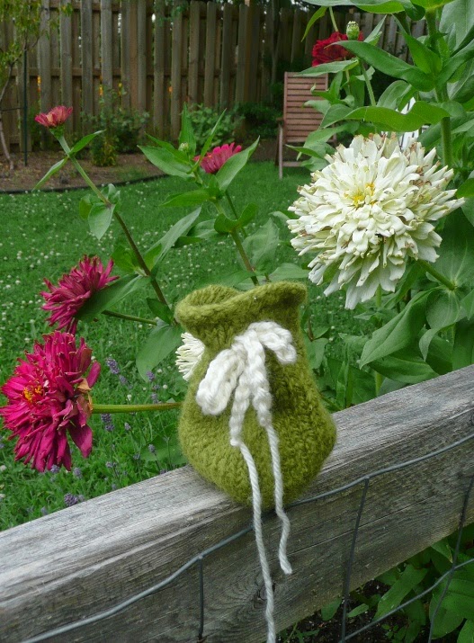 liz knits: Felted Mini Drawstring Bag