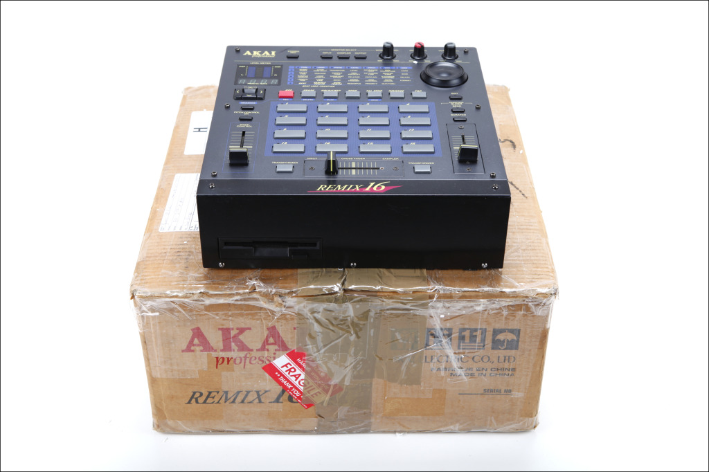 MATRIXSYNTH: Akai Remix 16 sampler with Original Box