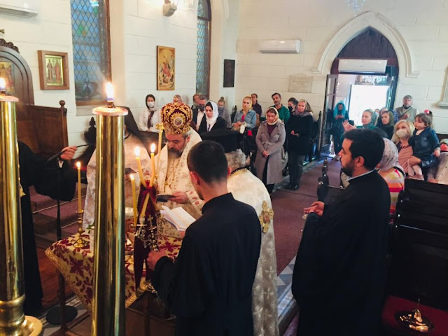ΑΡΧΙΕΡΑΤΙΚΗ ΘΕΙΑ ΛΕΙΤΟΥΡΓΙΑ ΣΤΗΝ ΠΛΗΓΕΙΣΑ ΑΠΟ ΤΟΝ ΣΕΙΣΜΟ ΣΜΥΡΝΗ (ΦΩΤΟ ...
