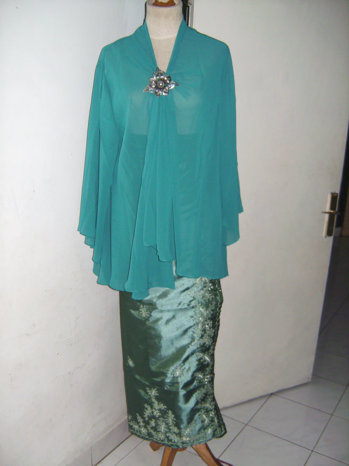 The Enyzhen: Baju Maroko