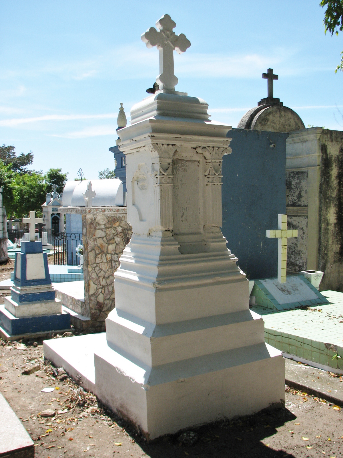 VESTIGIOS DE FAMILIA GUIROLA EN ZACATECOLUCA