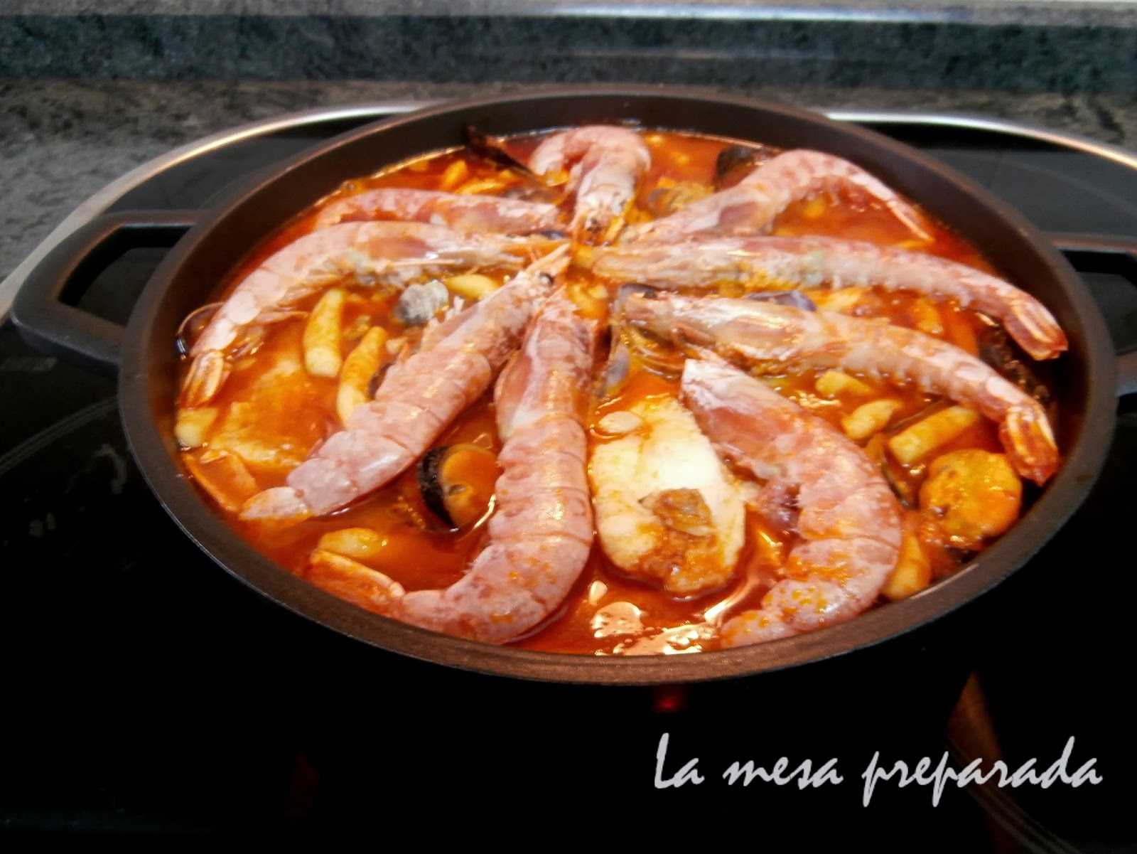 La mesa preparada: ZARZUELA DE PESCADO Y MARISCO