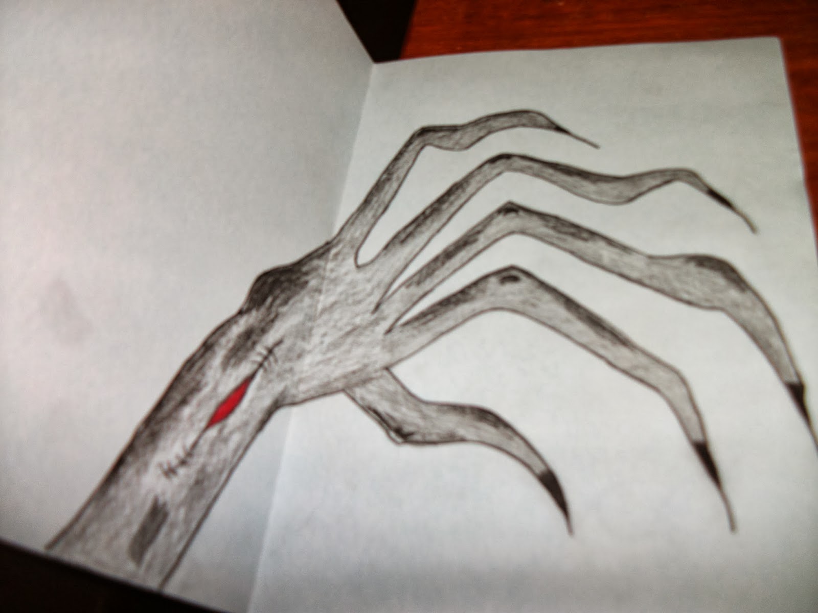 DIÁLOGOS INTERDISCIPLINARES ARTE-CIÊNCIA: A Mão do Slender Man