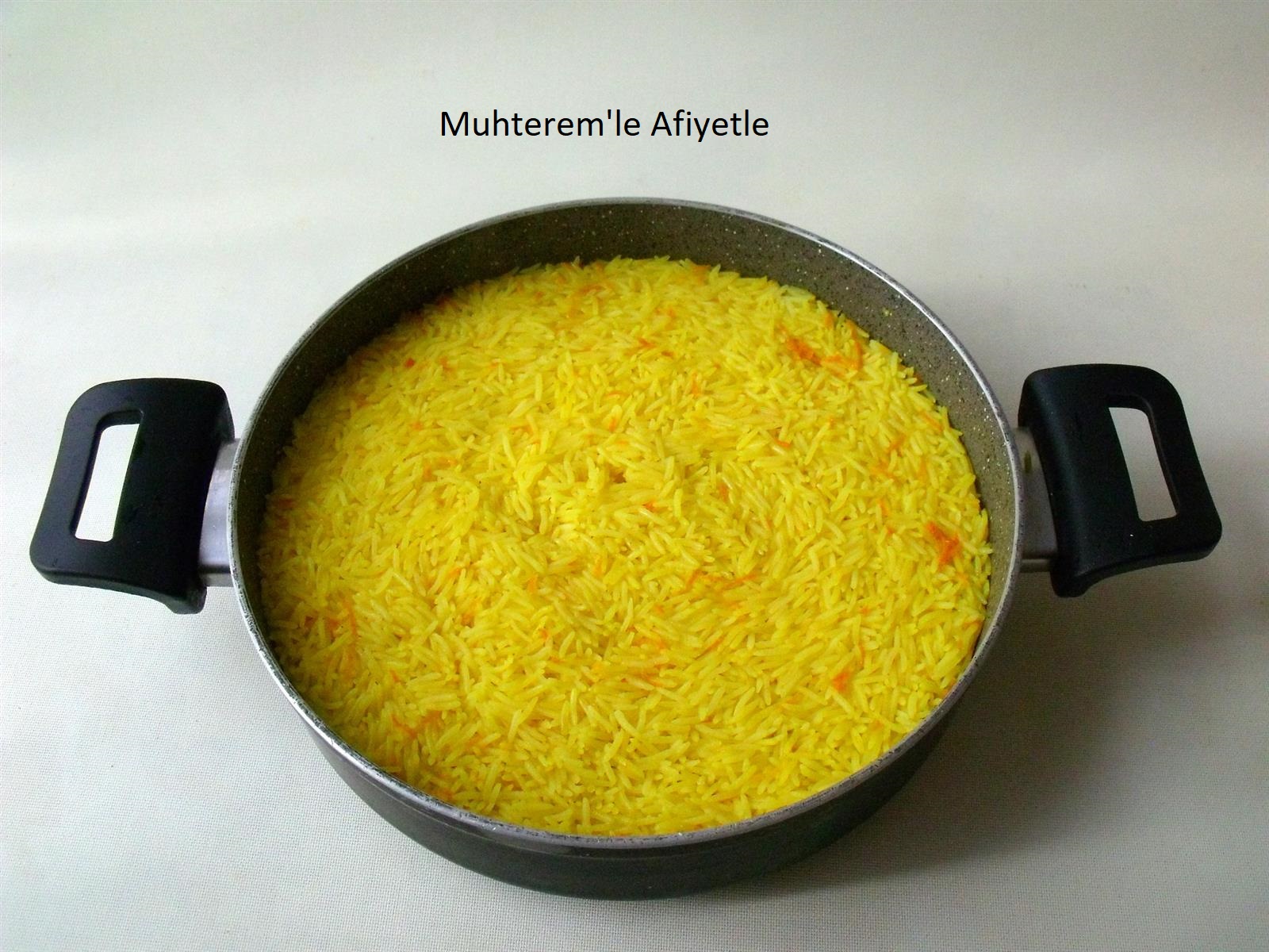 Muhterem'le Afiyetle: TAZE ZERDEÇALLI BASMATİ PİLAVI
