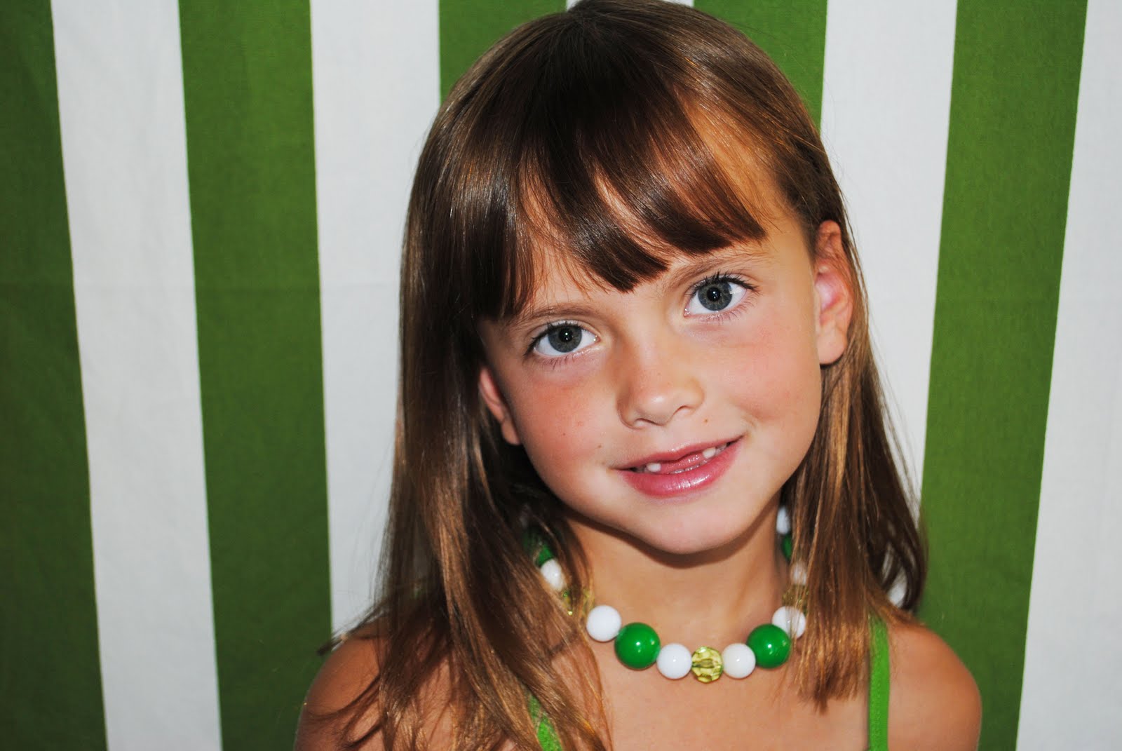 The Sotelo Family: Girl's headbands, jewelry and my favorite model! :)