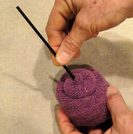Needles 'n' Knowledge: Faux Cupcake Cup with Pennant Tutorial