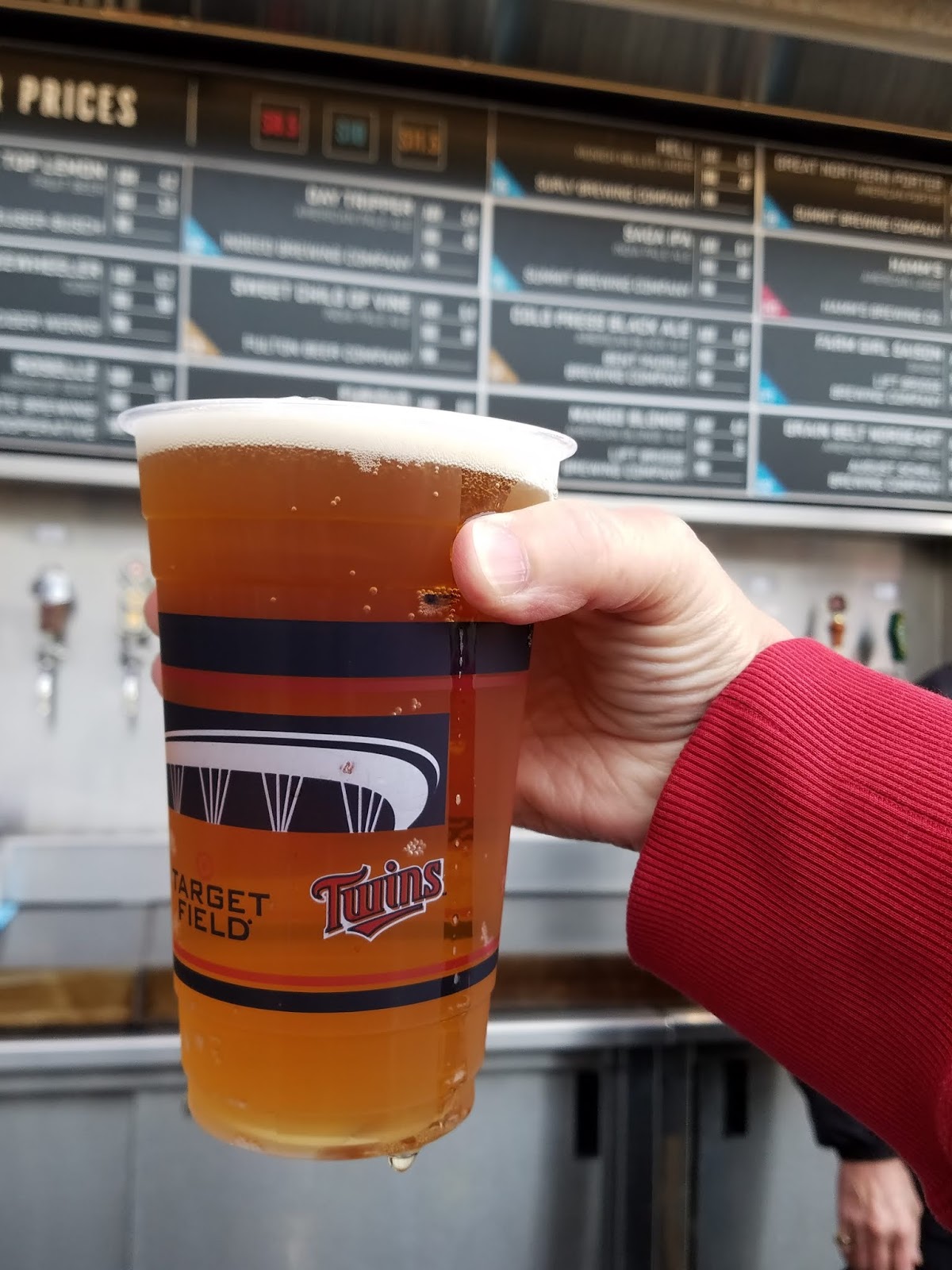 [Minneapolis - Target Field] Drafts @ 34 - 21 Craft Beers and 1 Cider ...