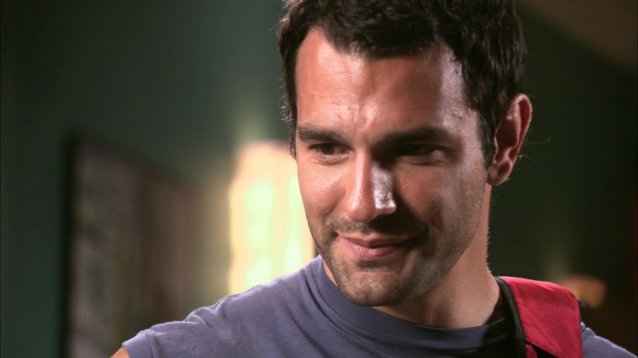 ausCAPS: Dave Baez shirtless in Dexter 2-04 "See-Through"