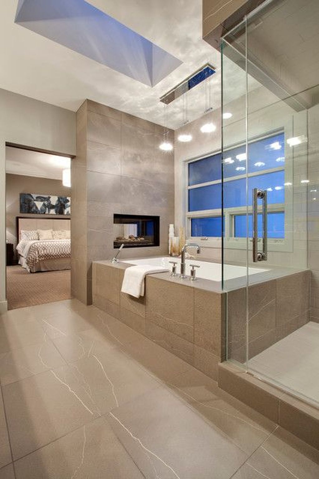 44 Amazing Master Bathroom Ideas - Home Meureubo