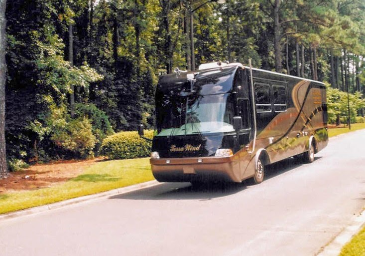Garage Car: Terra Wind Amphibious RV - A Luxury RV That Floats Photos ...