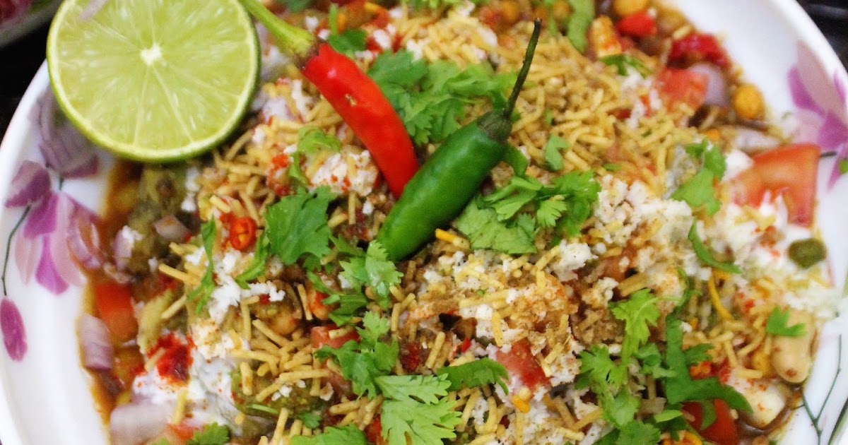 Bethica's Kitchen Flavours: Ragda Samosa Chaat - Savoury Street Snack