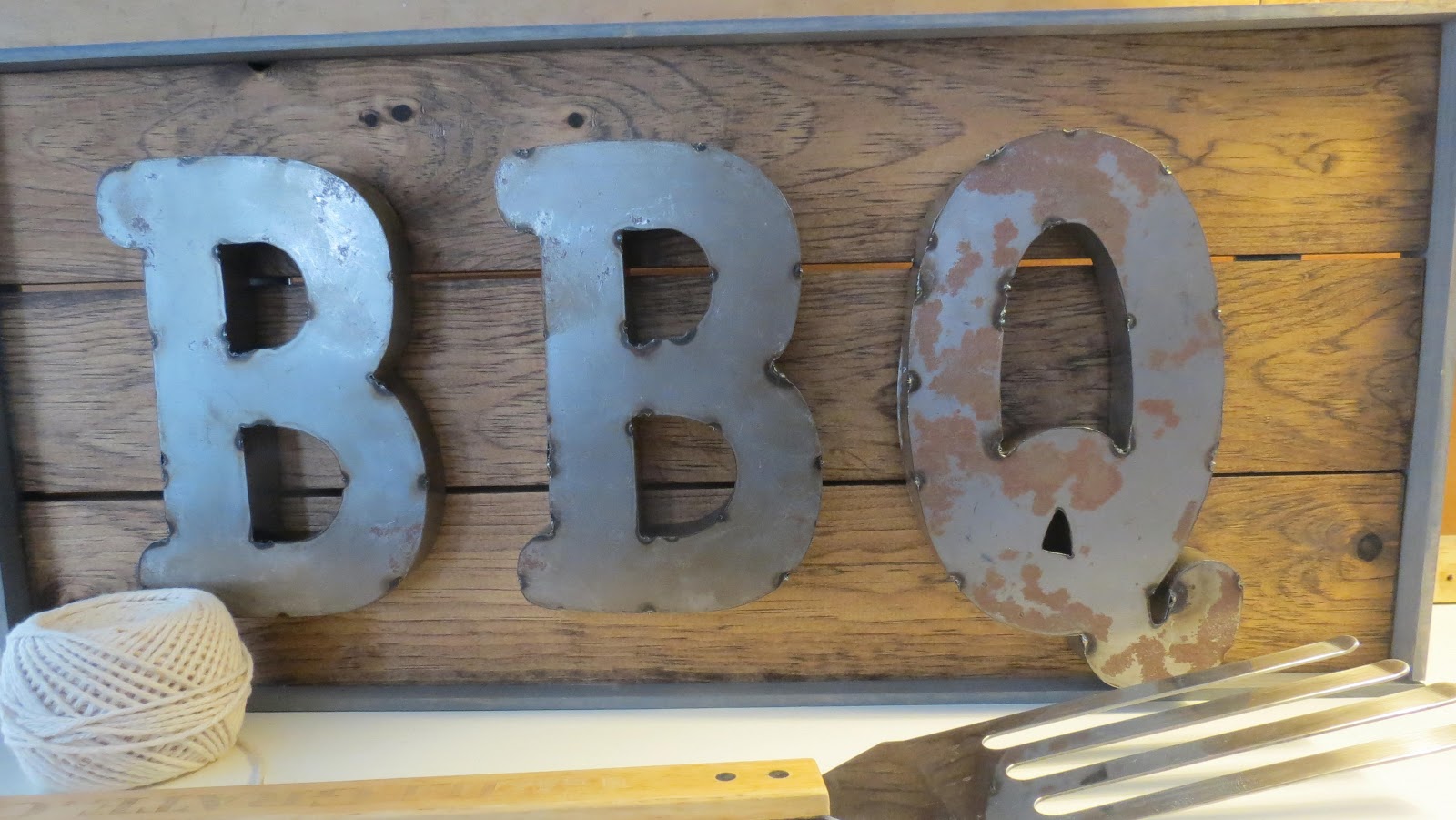 While I Linger: BBQ Sign Tutorial