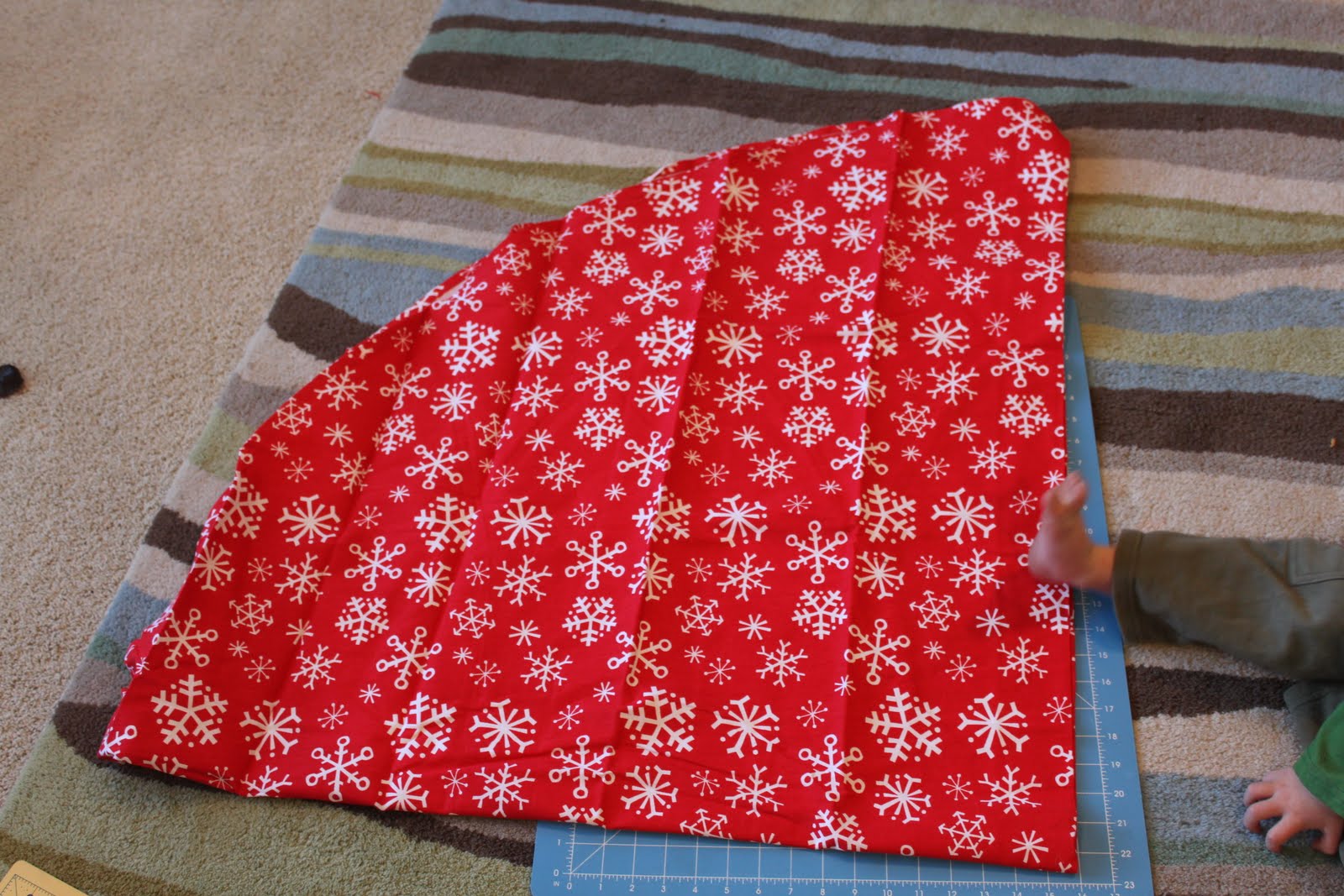 Whatever Wednesday: Tablecloth repurpose - Keeping it Simple