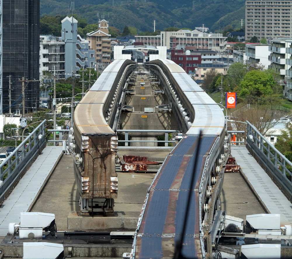 Robert Schwandl's Urban Rail Blog: JAPAN - Kitakyushu Monorail