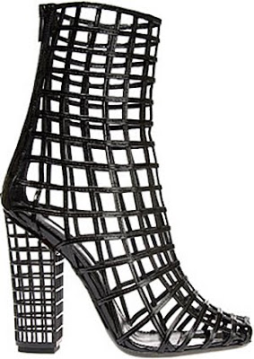 Unwritten Prophecy: I Like A Women In A Good Pair Of Heels!