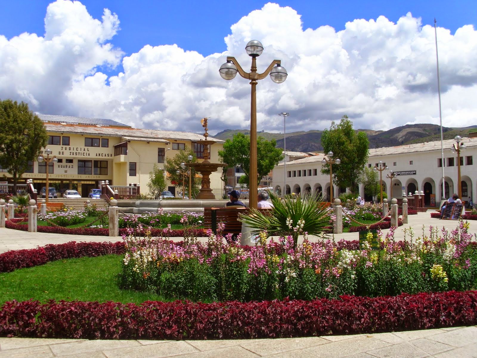 TURISMO EN EL PERU: HUARAZ PERU