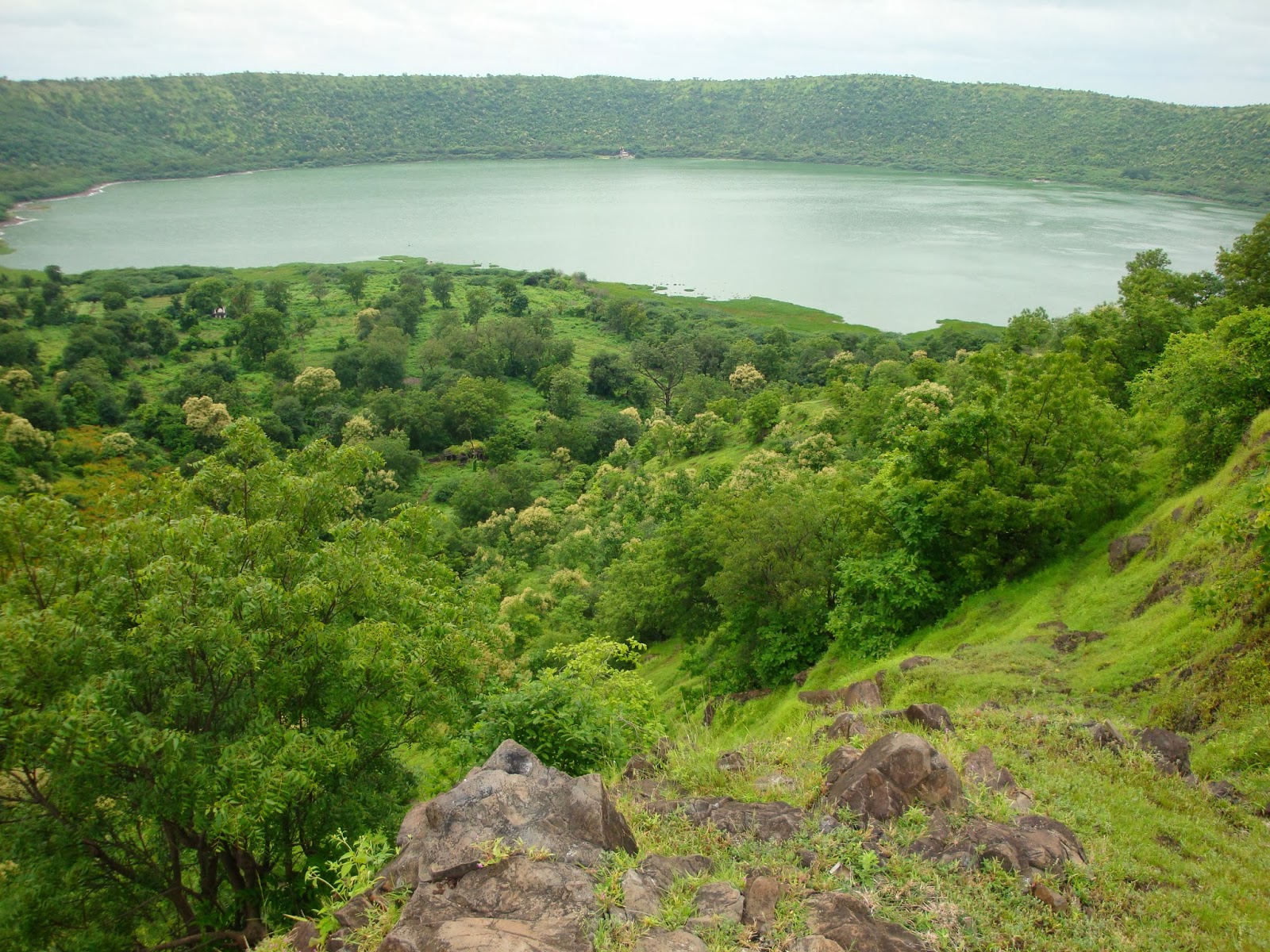 Amazing trips, treks, hikes and adventures: Lonar Lake, the biggest ...