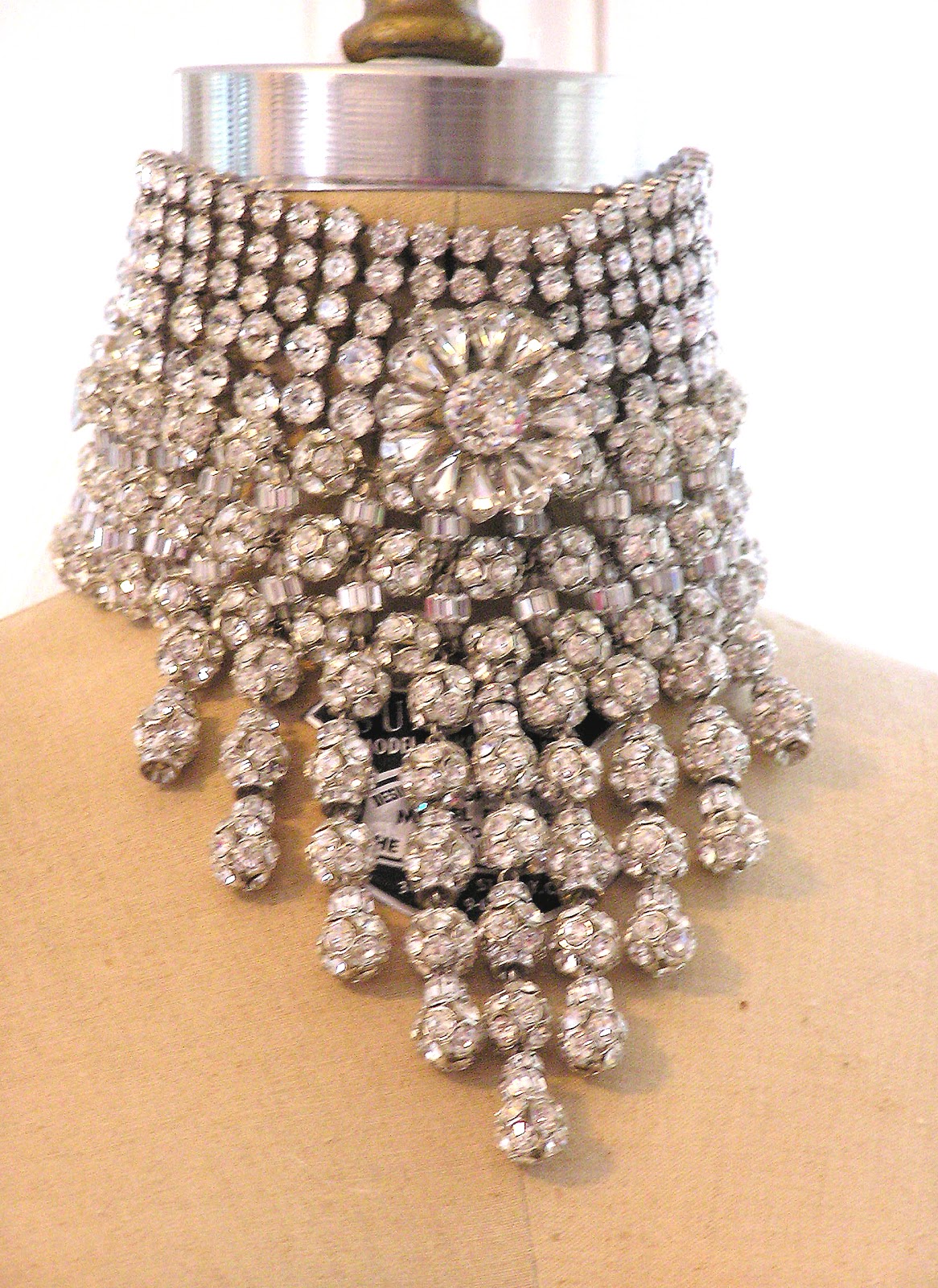 Cutepinkstuff...AND MORE!: WOWSA! NOW THAT'S BLING!