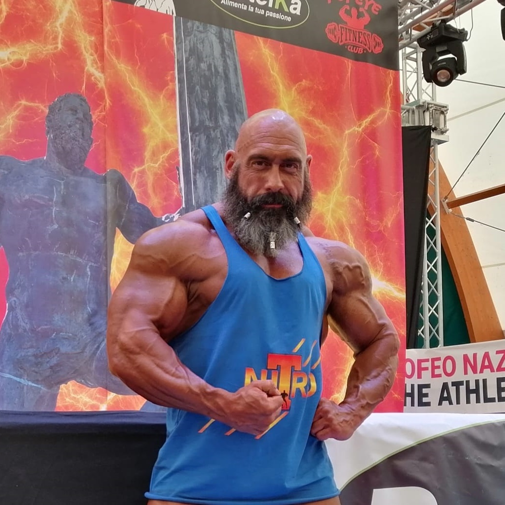 Muscle Lover: Italian muscle daddy Enrico Magnani