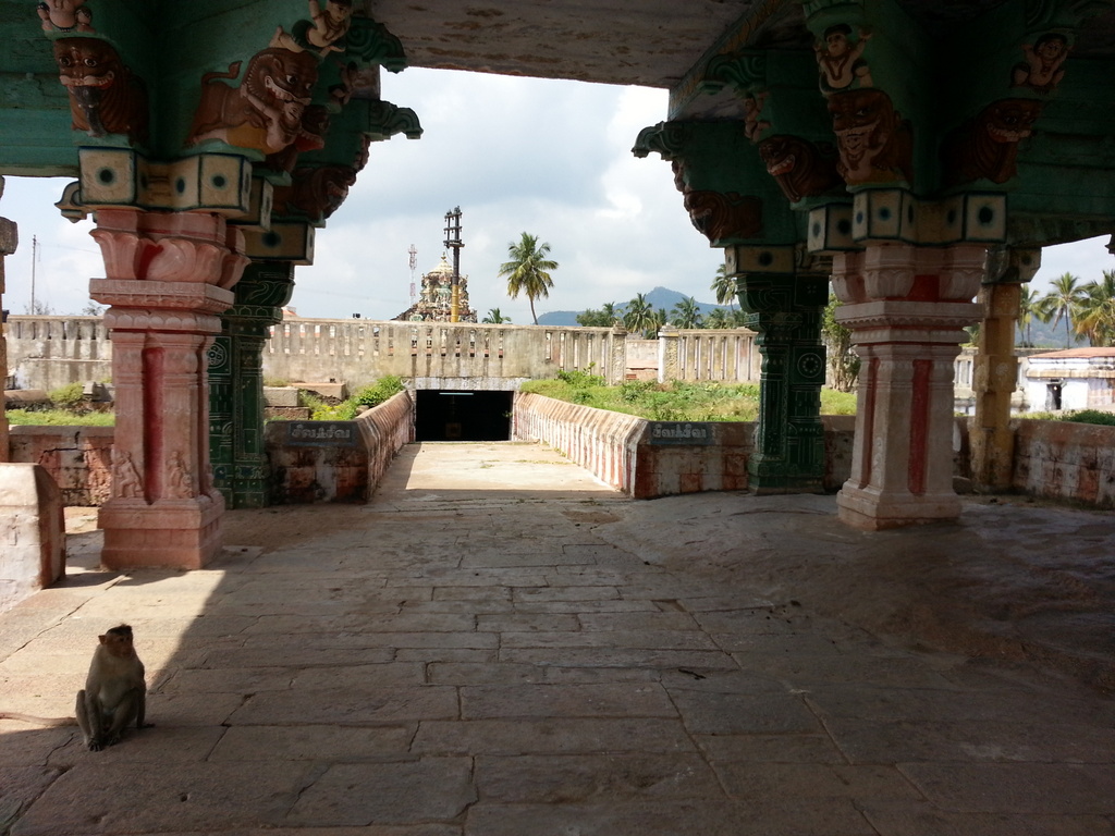 Tamilnadu Tourism: Kodunkundranathar Temple, Piranmalai, Sivaganga