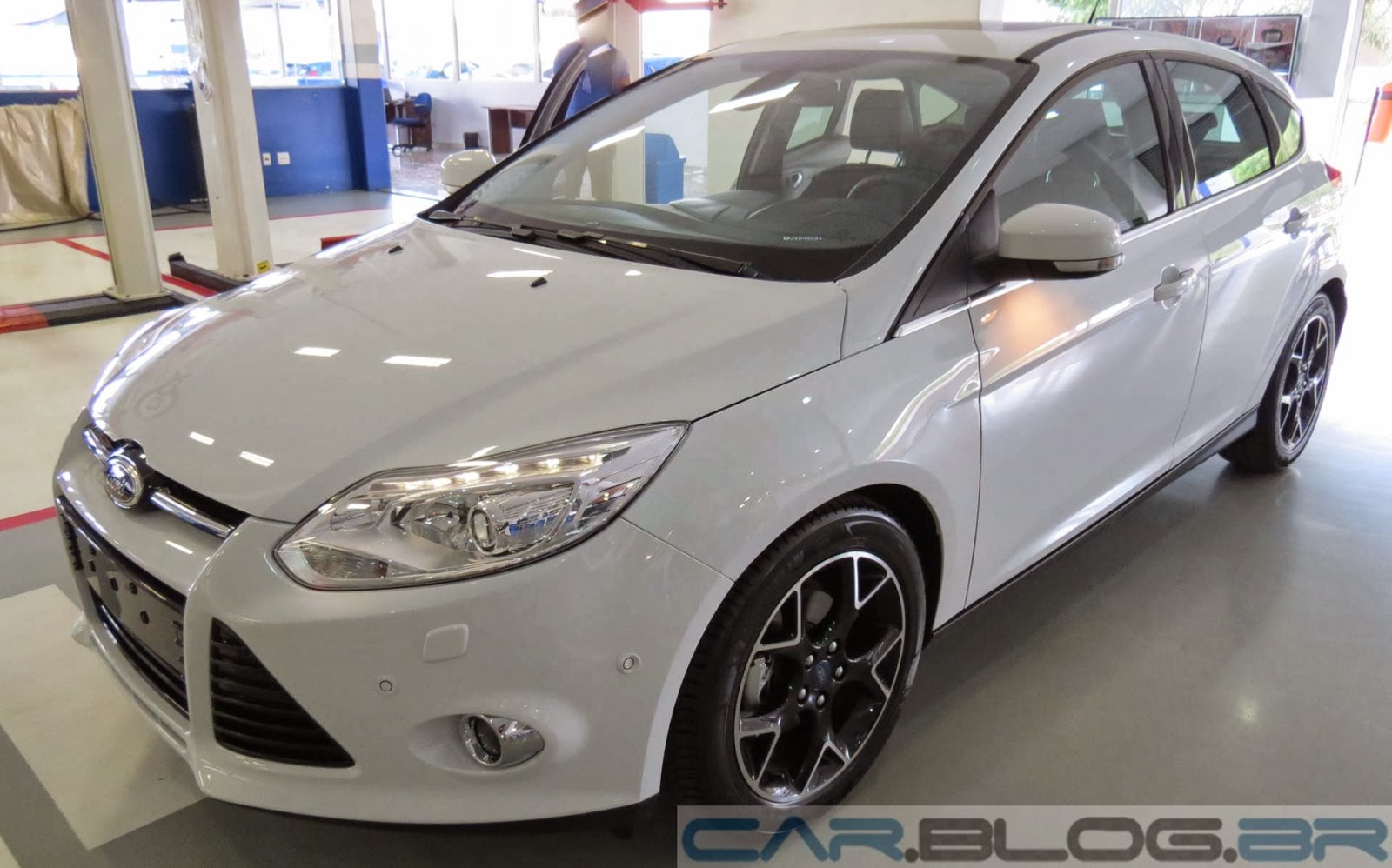 Focus Hatch Titanium Plus: fotos, vídeo, preço e consumo