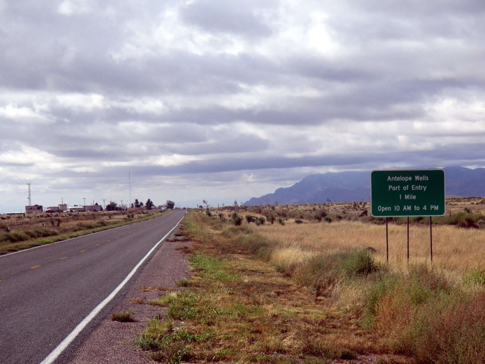 Poco de Todo: Antelope Wells - Border Crossing in Isolation