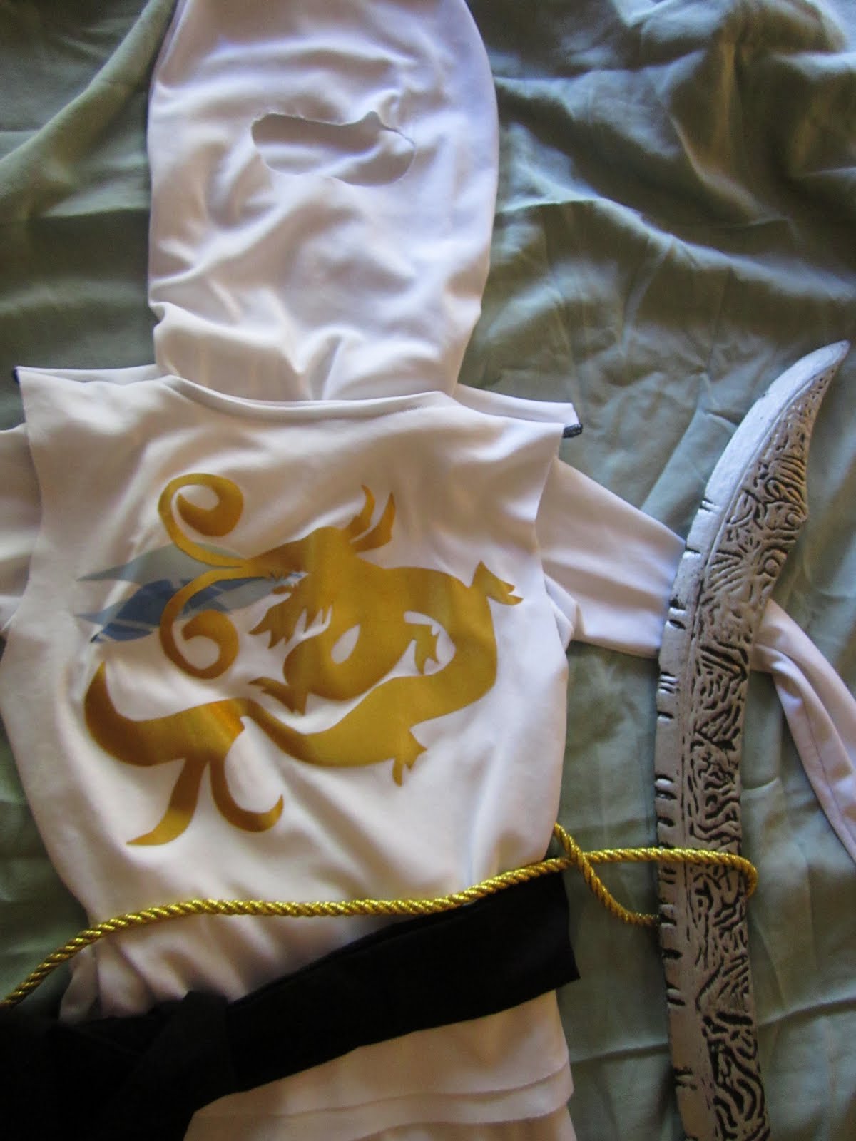 belle and burger: the white ninja