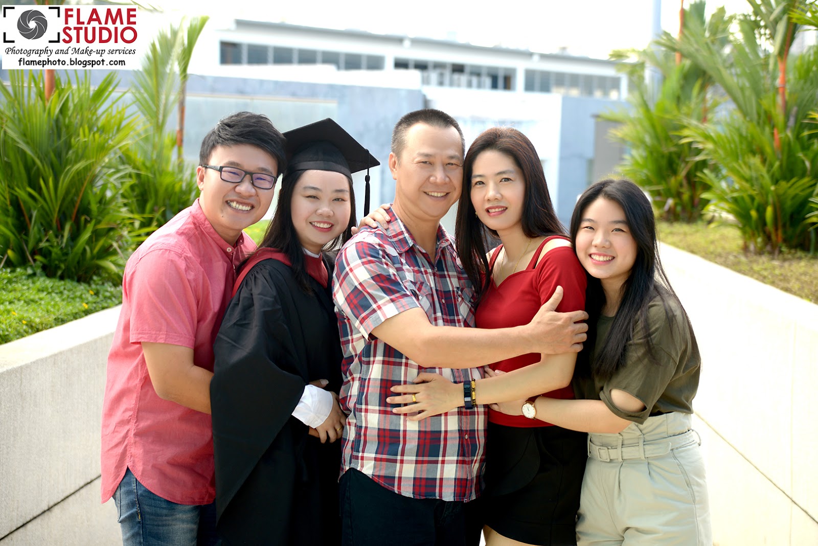 Flame Graduation Photography Studio: Graduation Convocation Family ...