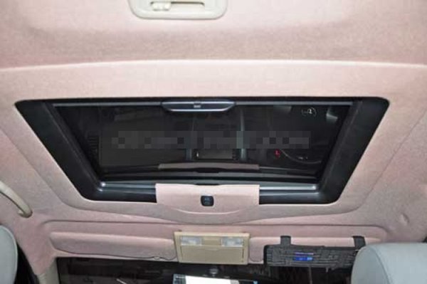 Keren ! Cara Pasang Sunroof di Mobil Toyota Kijang Innova - OtoNTips