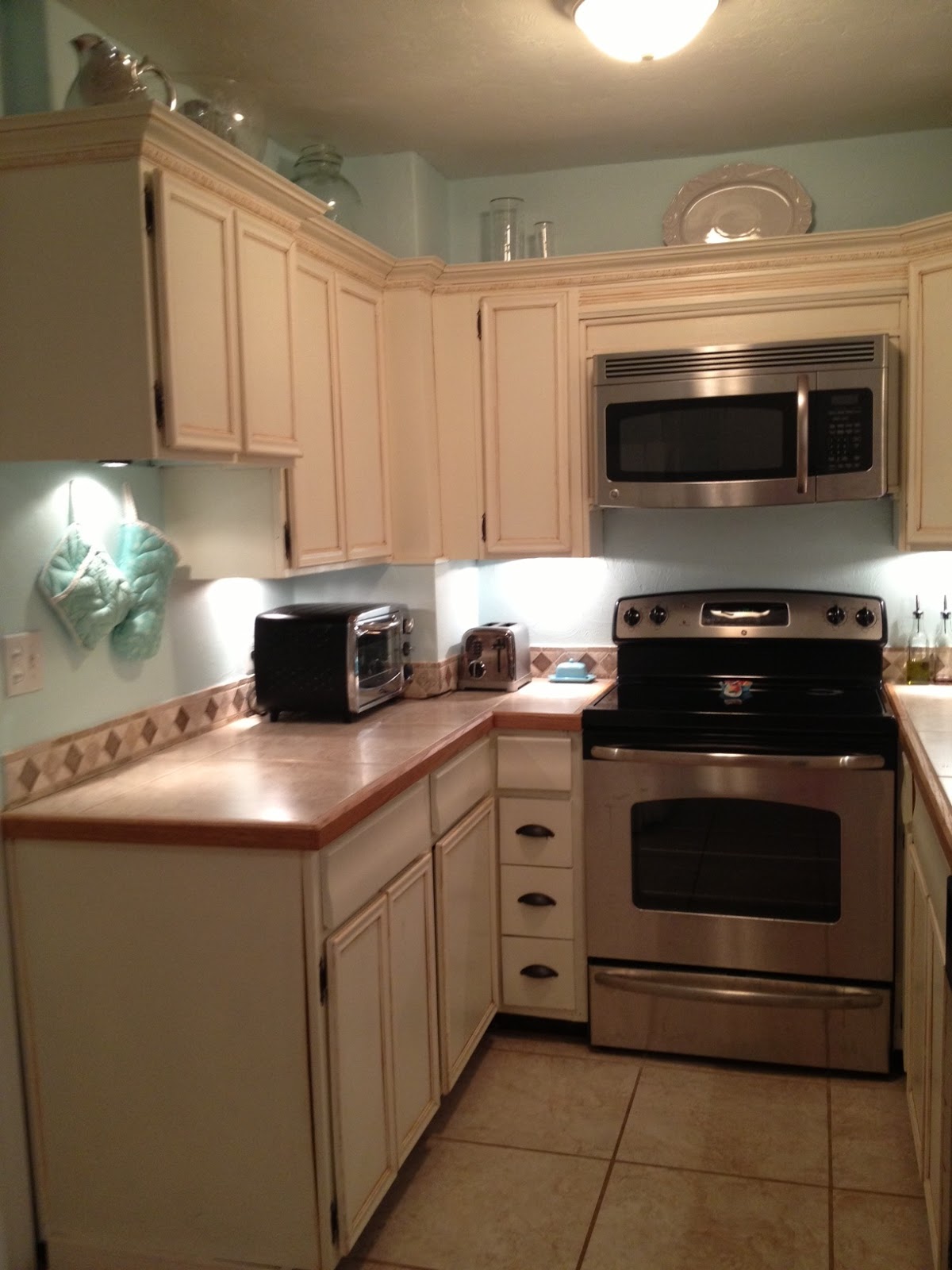 A Peek Inside the Phelps Place: The Kempt Kitchen