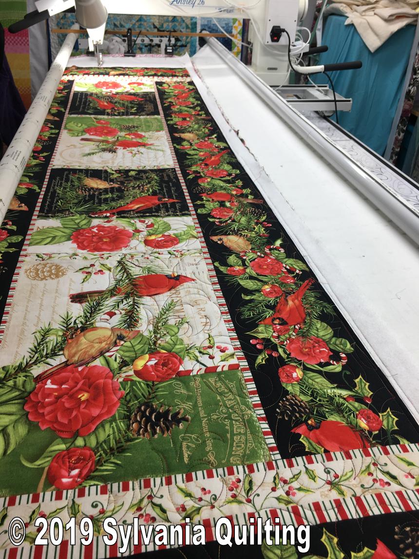 Sylvania Quilting: Laura K's cardinal table runner