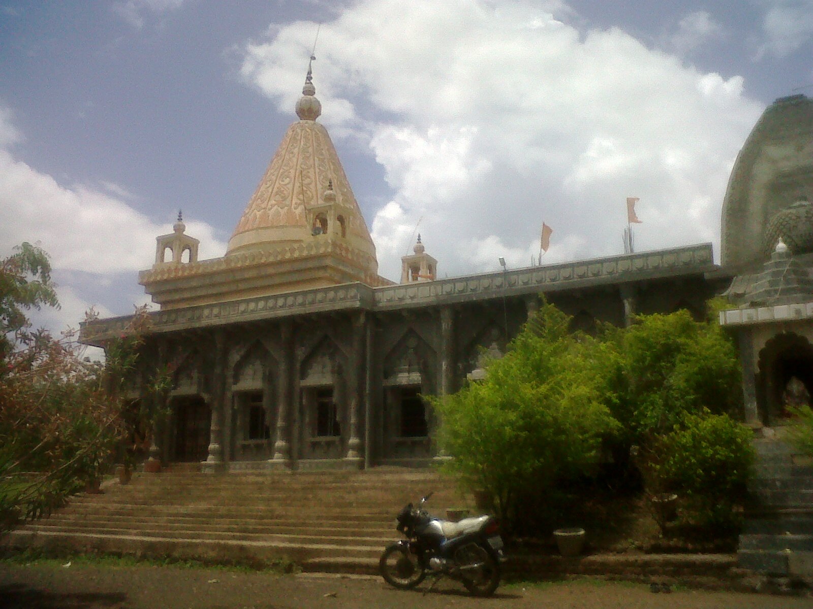 Saibaba Temples: Solapur Airport road Sai