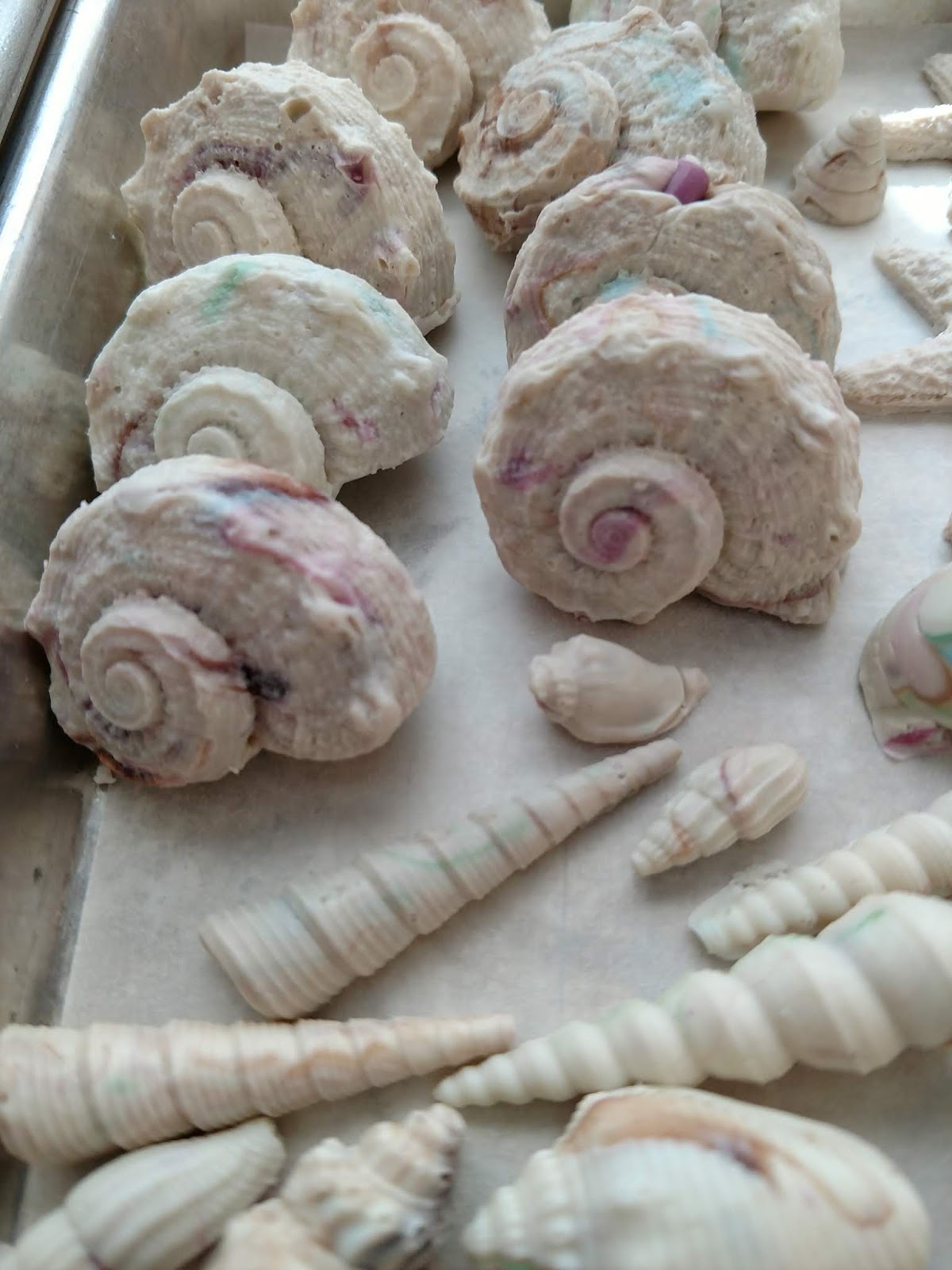 Decorate The Cake: Chocolate shells