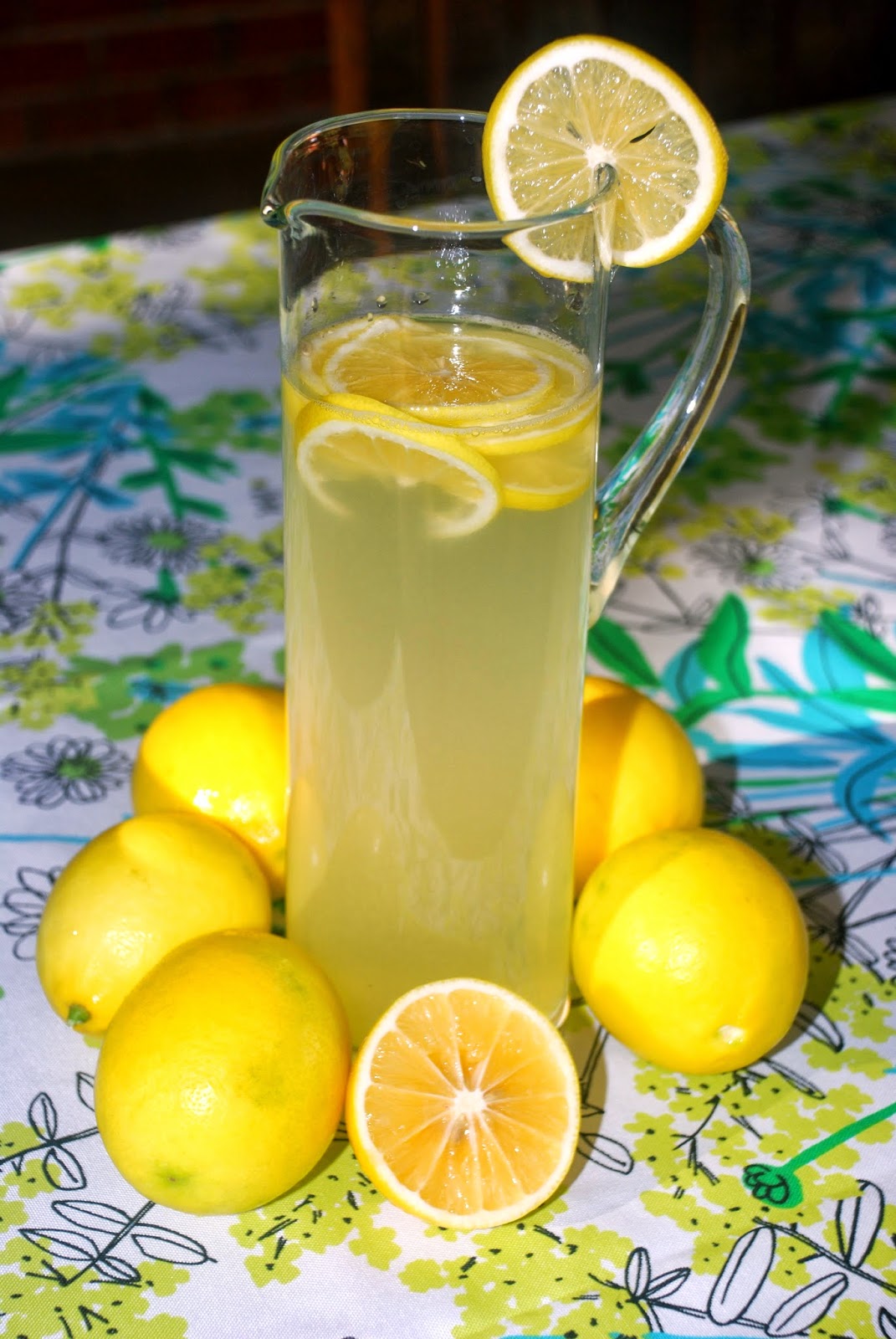 Tomatoes on the Vine: Savoring the Season: Making Lemonade